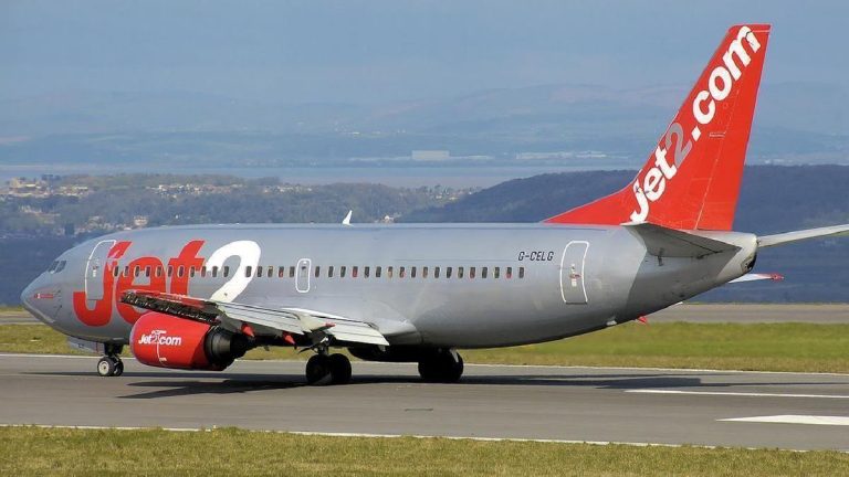 Notfall an Bord: Baby mit Atemnot zwingt Flug zu Notlandung auf ...